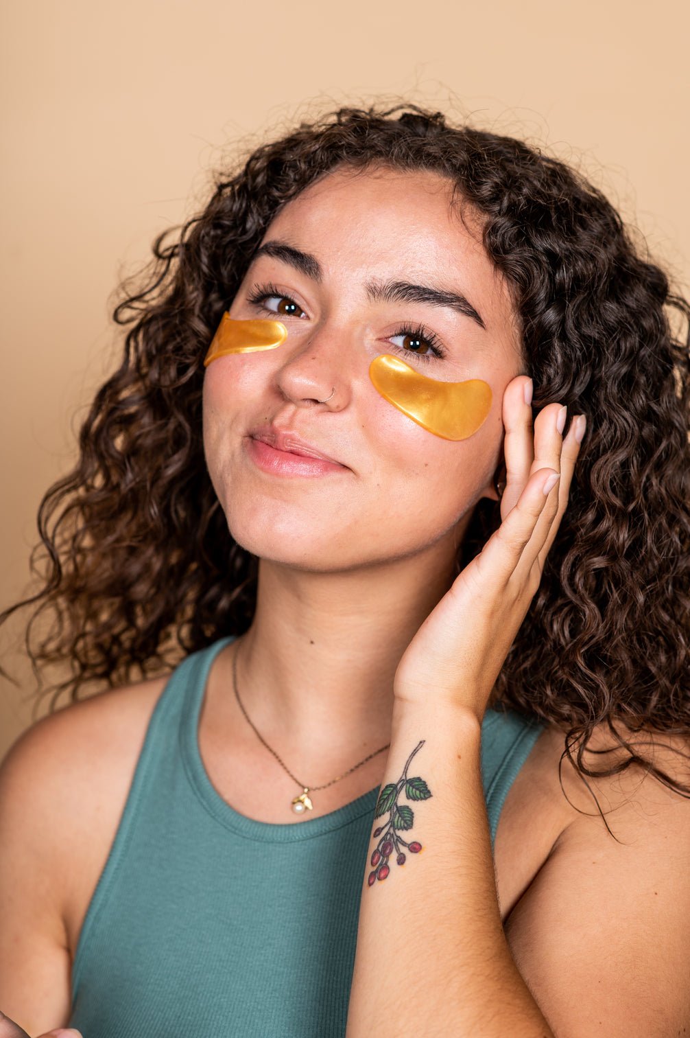 Using eye masks in the morning or night - which is best? – grace & stella